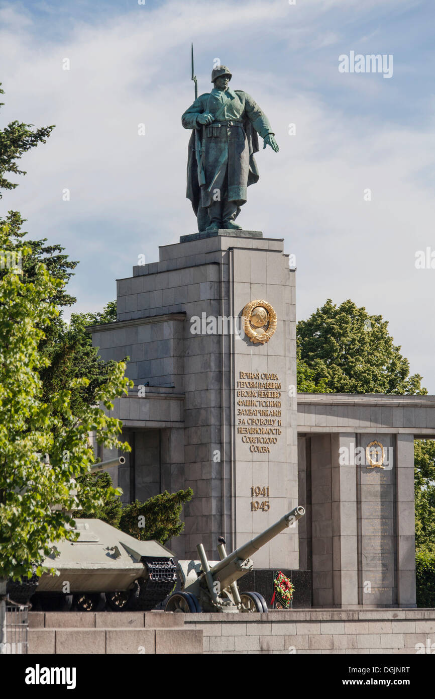 Soviet War Memorial to commemorate conquering Berlin in World War II ...