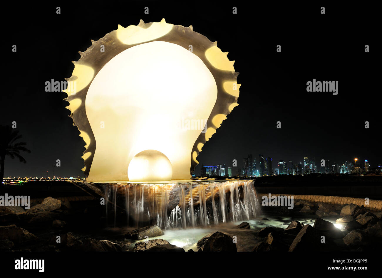 "The Pearl" monument on the Corniche, Doha, Qatar, Arabian Peninsula ...