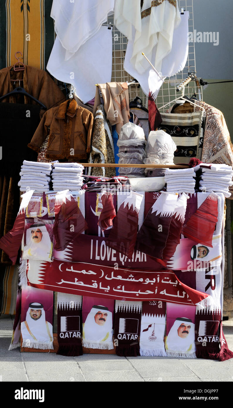 Souvenir and gift stall hi-res stock photography and images - Alamy