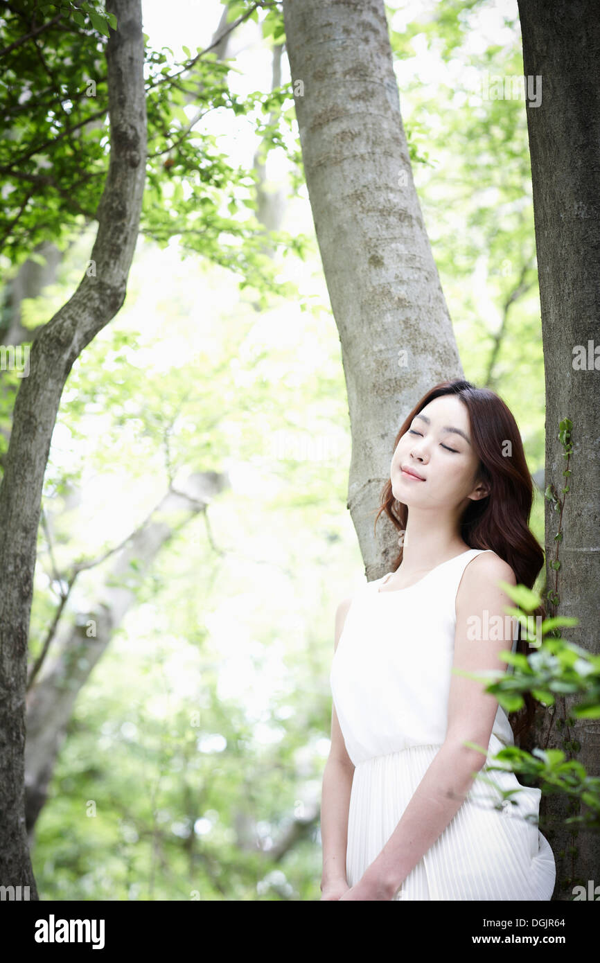 Woman from the side angle hi-res stock photography and images - Alamy