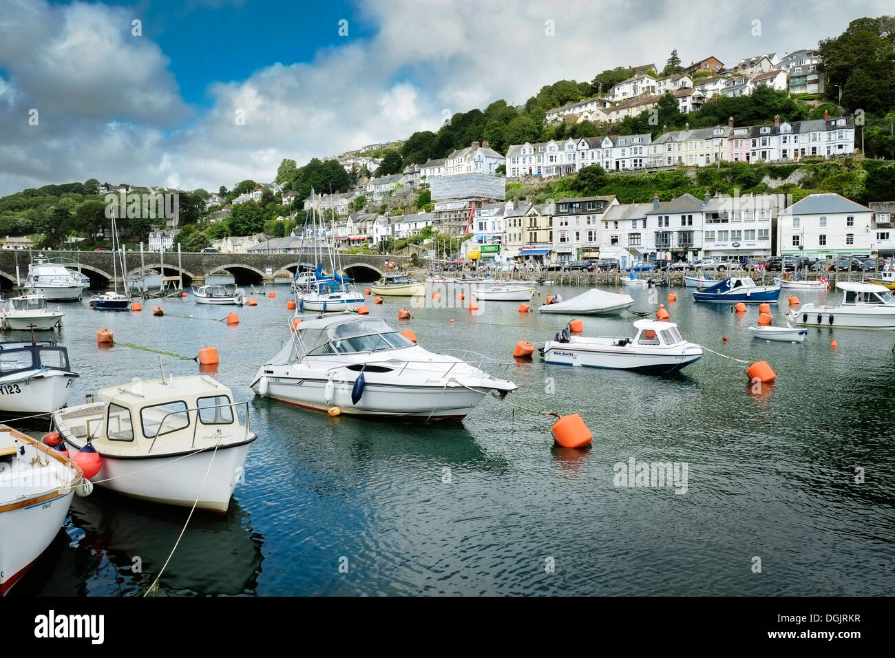 Boats moored in the Looe River in Cornwall Stock Photo - Alamy