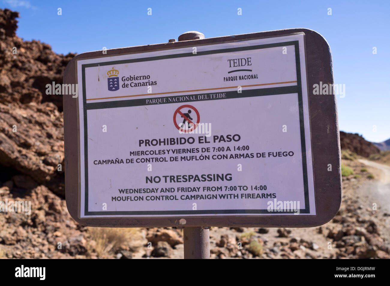 Danger no entry sign hi-res stock photography and images - Alamy