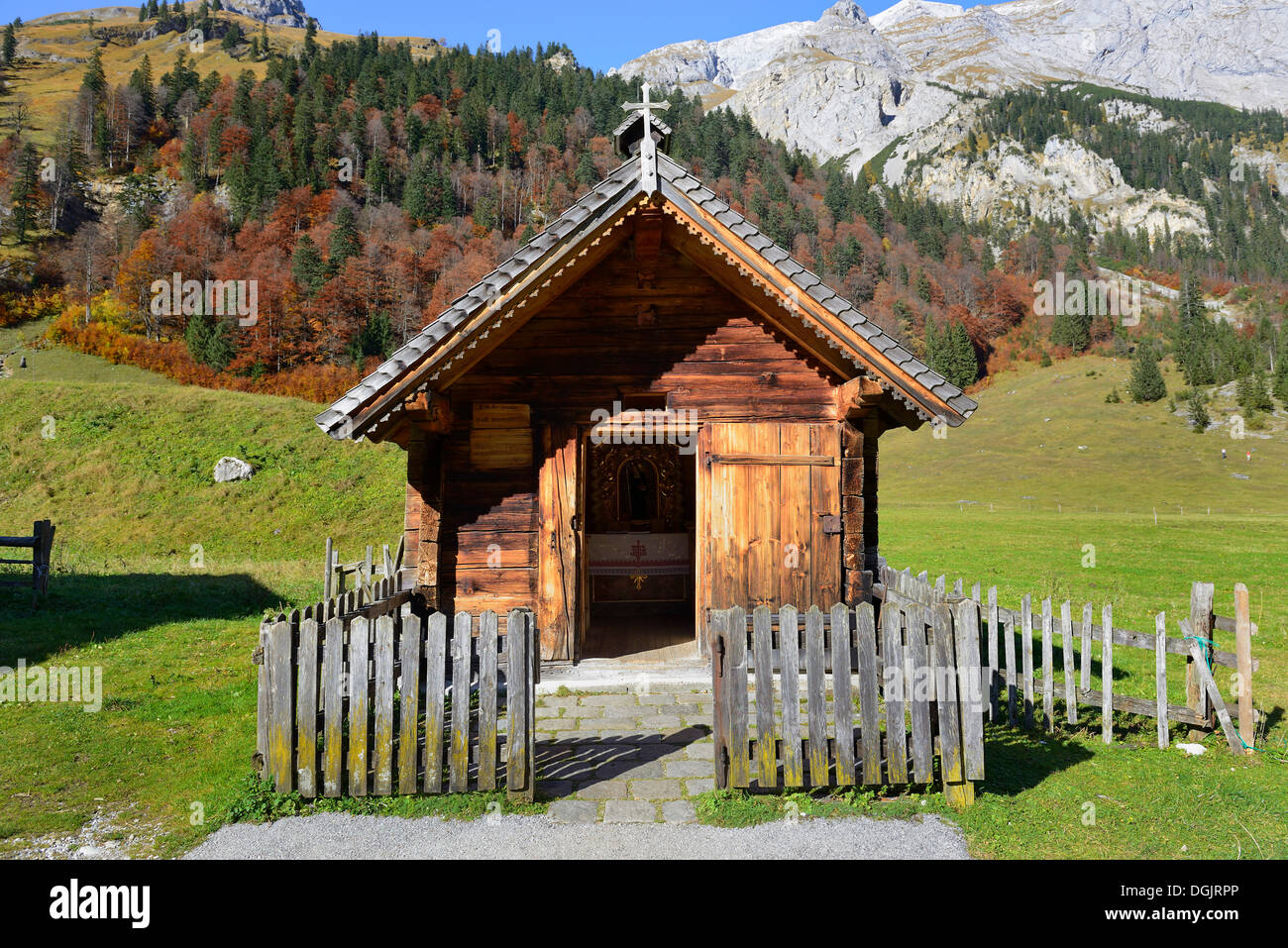 Small chapel on a mountain pasture, Eng Alm, Grosser Ahornboden, alpine ...