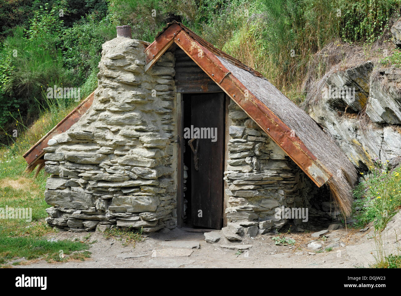Gold digger's hut, historic Chinese settlement, Arrowtown, South Stock ...