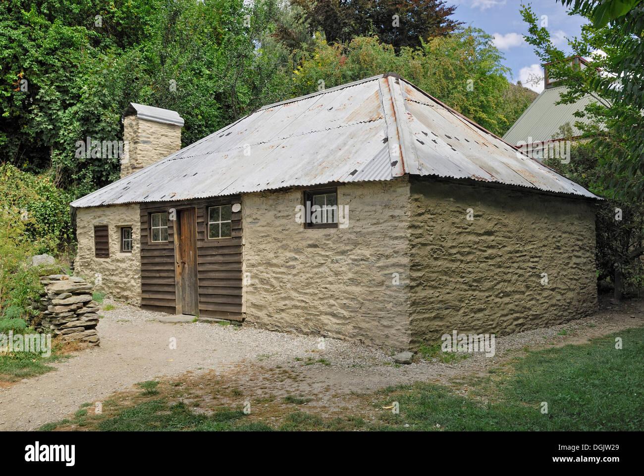 Historical shop, Ah Lum's Store, Historic Chinese Settlement, Arrowtown ...
