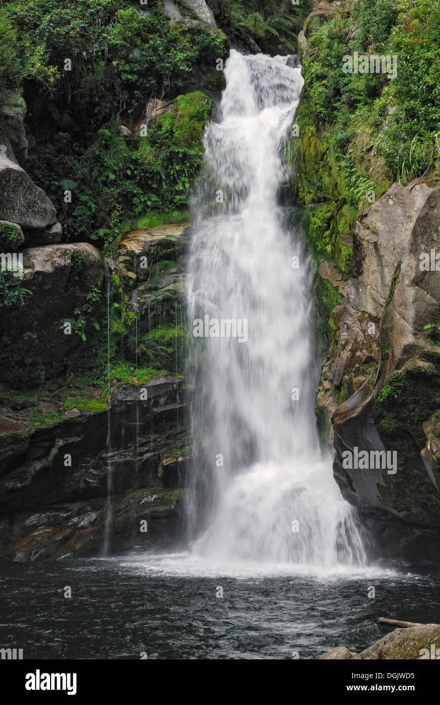 Golden cascade falls hi-res stock photography and images - Alamy