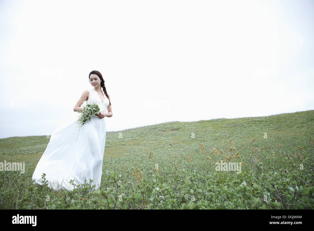 Standing bride hi-res stock photography and images - Alamy
