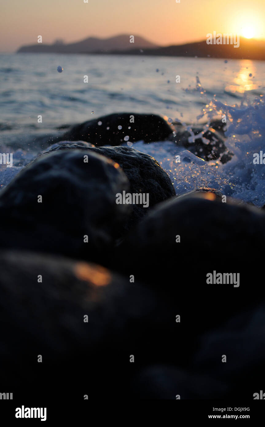 Sea hits the rocks hi-res stock photography and images - Alamy