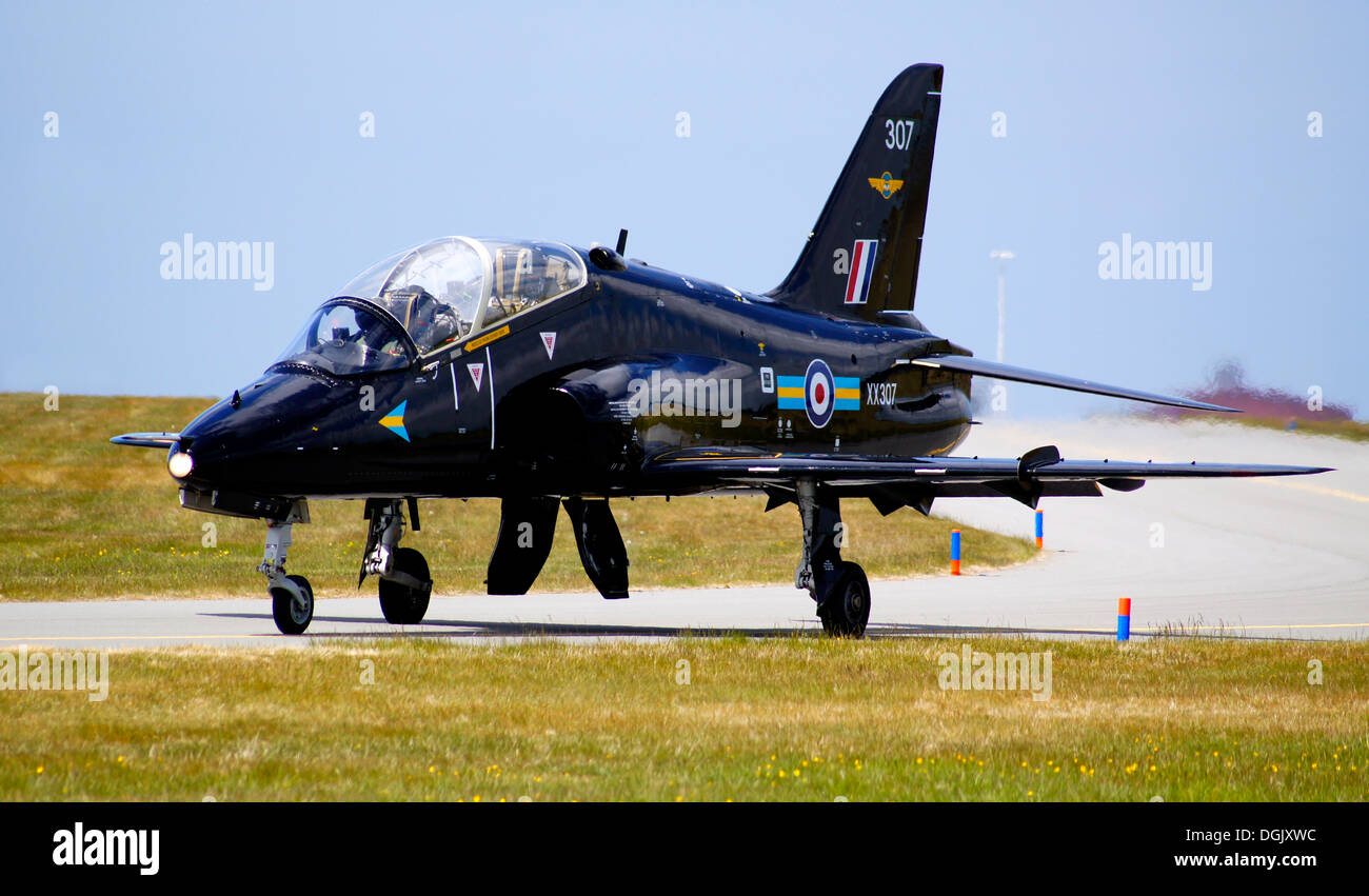 Hawk military jet hi-res stock photography and images - Alamy
