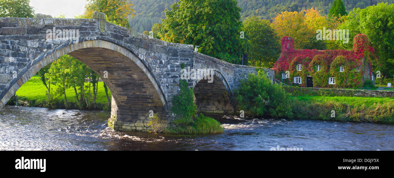 Llanrwst bridge hi-res stock photography and images - Alamy
