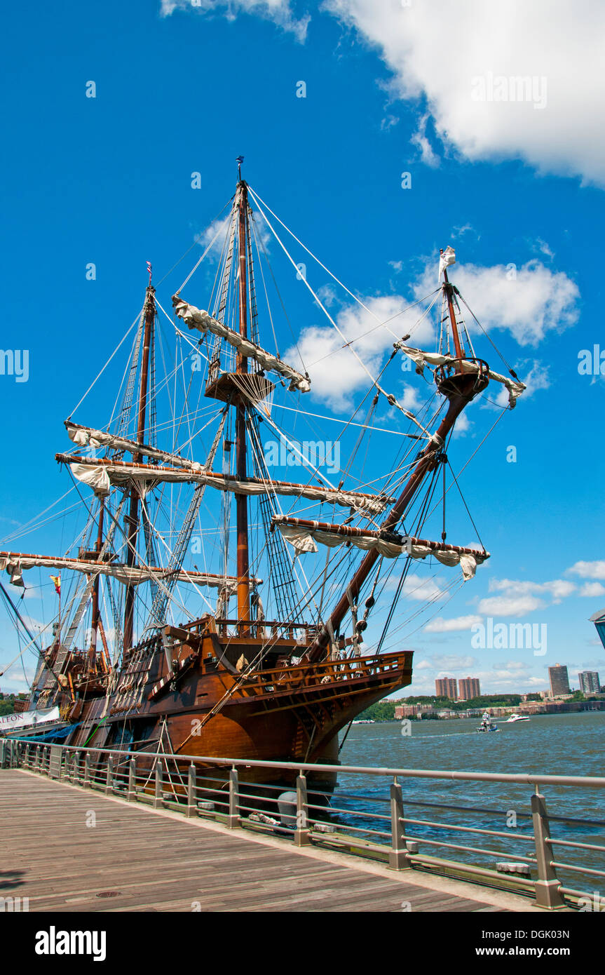 17th century Spanish Galleon Galeon Stock Photo - Alamy