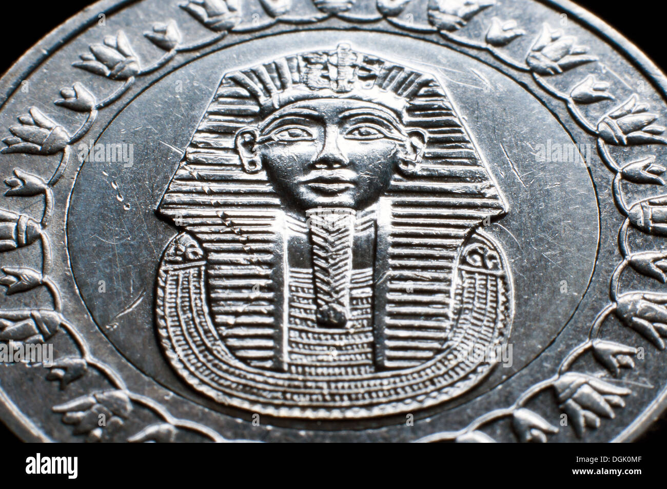 Egypt 1 Pound Pharaoh King Tut Ankh Amun Stock Photo - Alamy