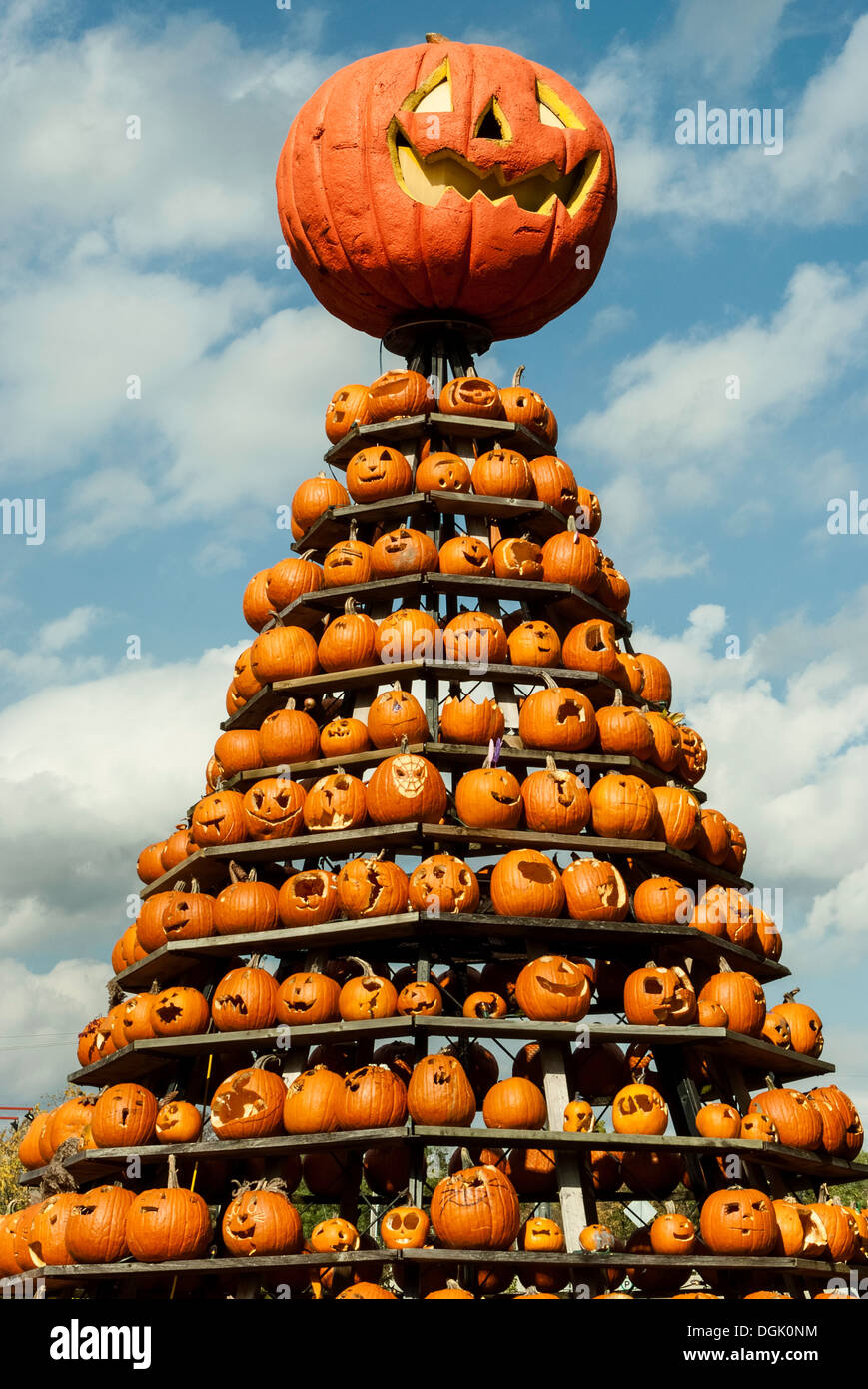 Pyramid pumpkins hi-res stock photography and images - Alamy
