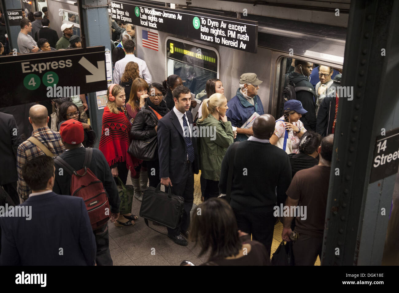 Morning rush hour on the 4,5 & 6 subway line on the East Side of ...