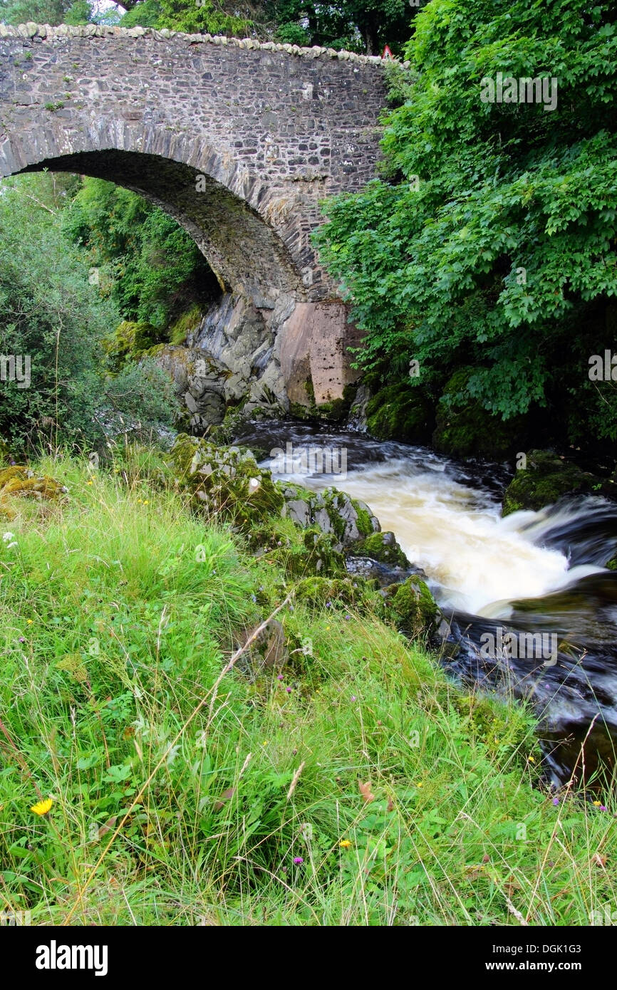 Old Stone Bridge Over The River Tweed at Tweedsmuir, Tweeddale, Borders ...