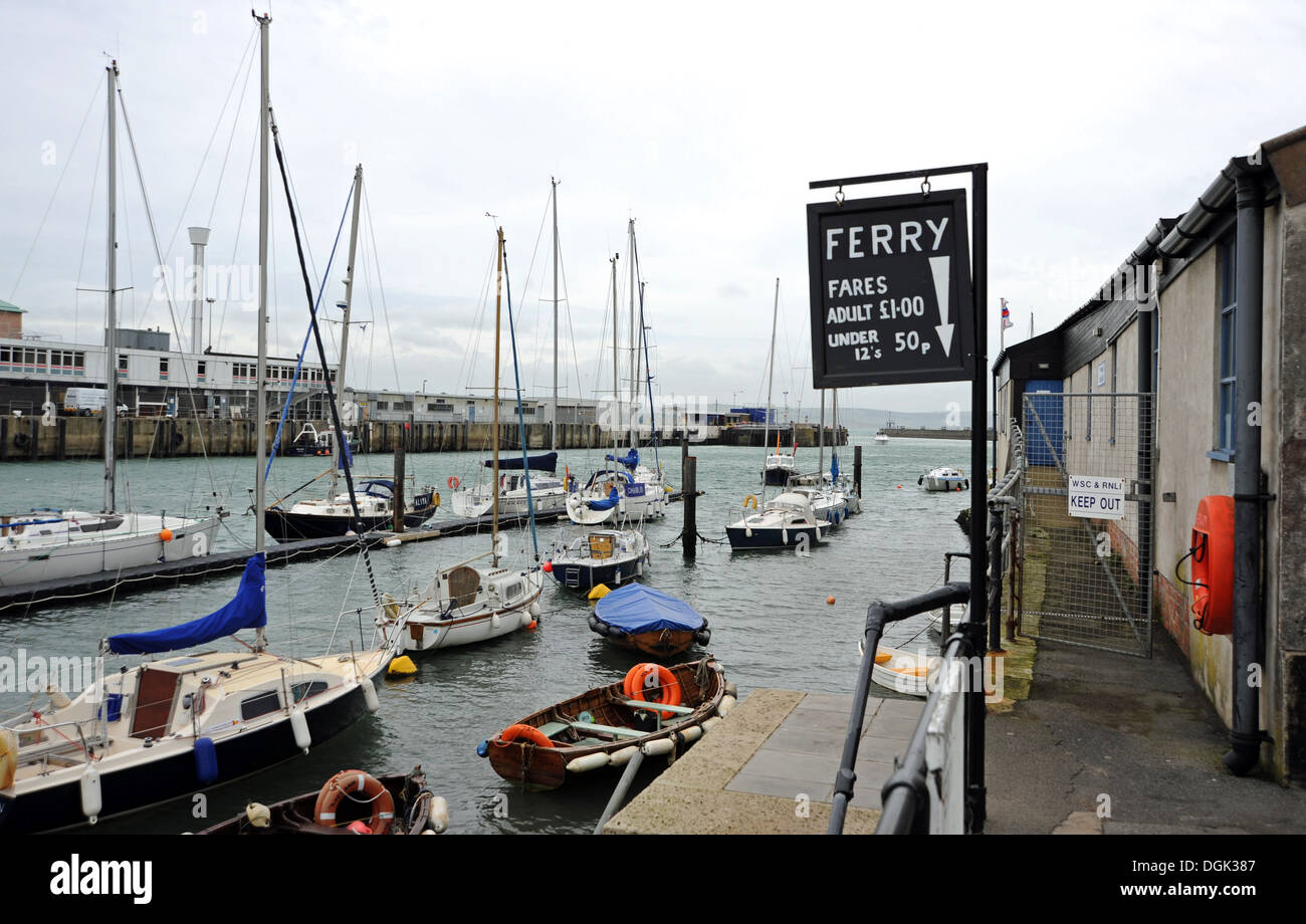 Ferry sign hi-res stock photography and images - Alamy