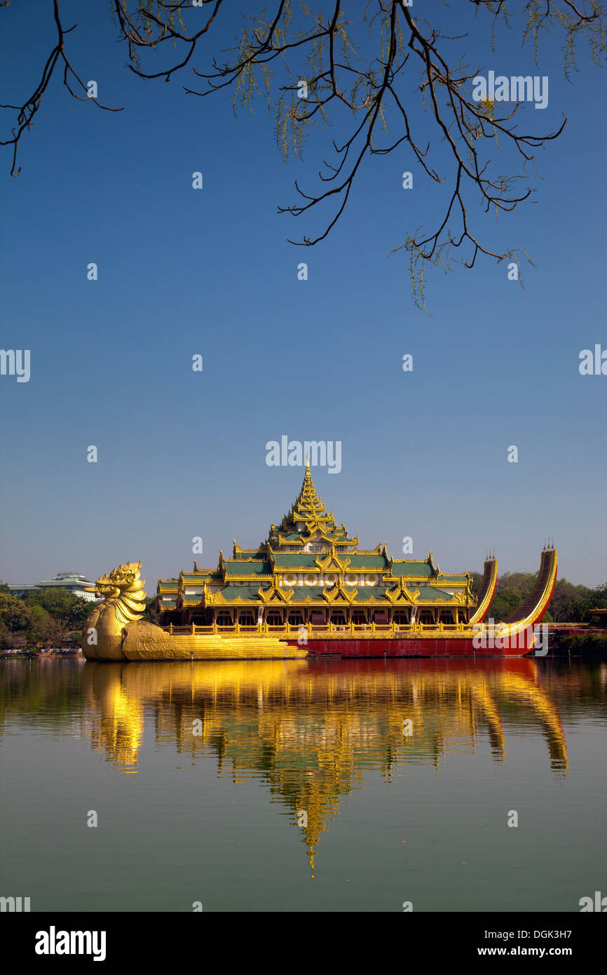 Royal barge myanmar hi-res stock photography and images - Alamy