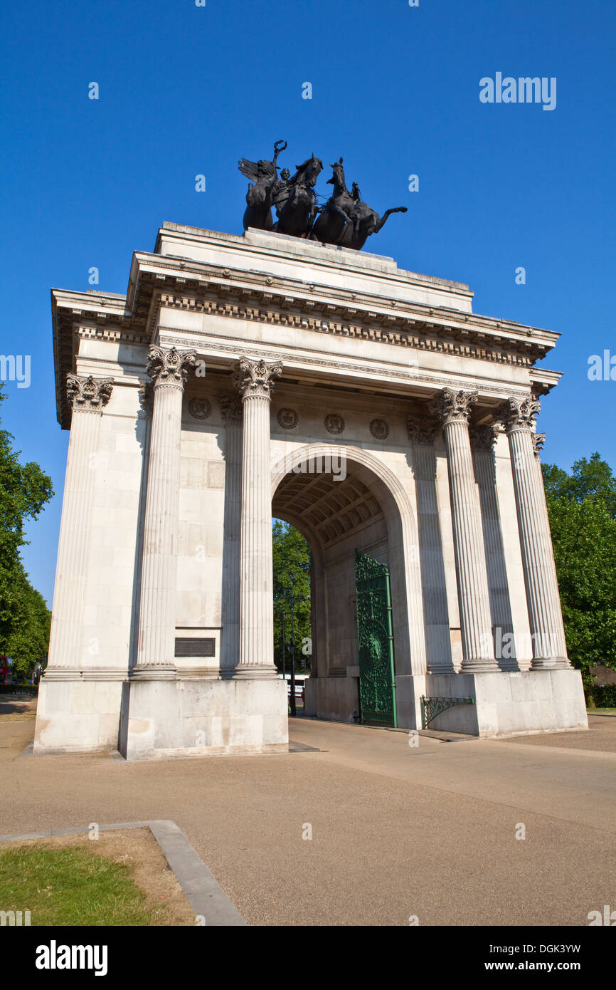 The magnificent Wellington Arch in London Stock Photo - Alamy