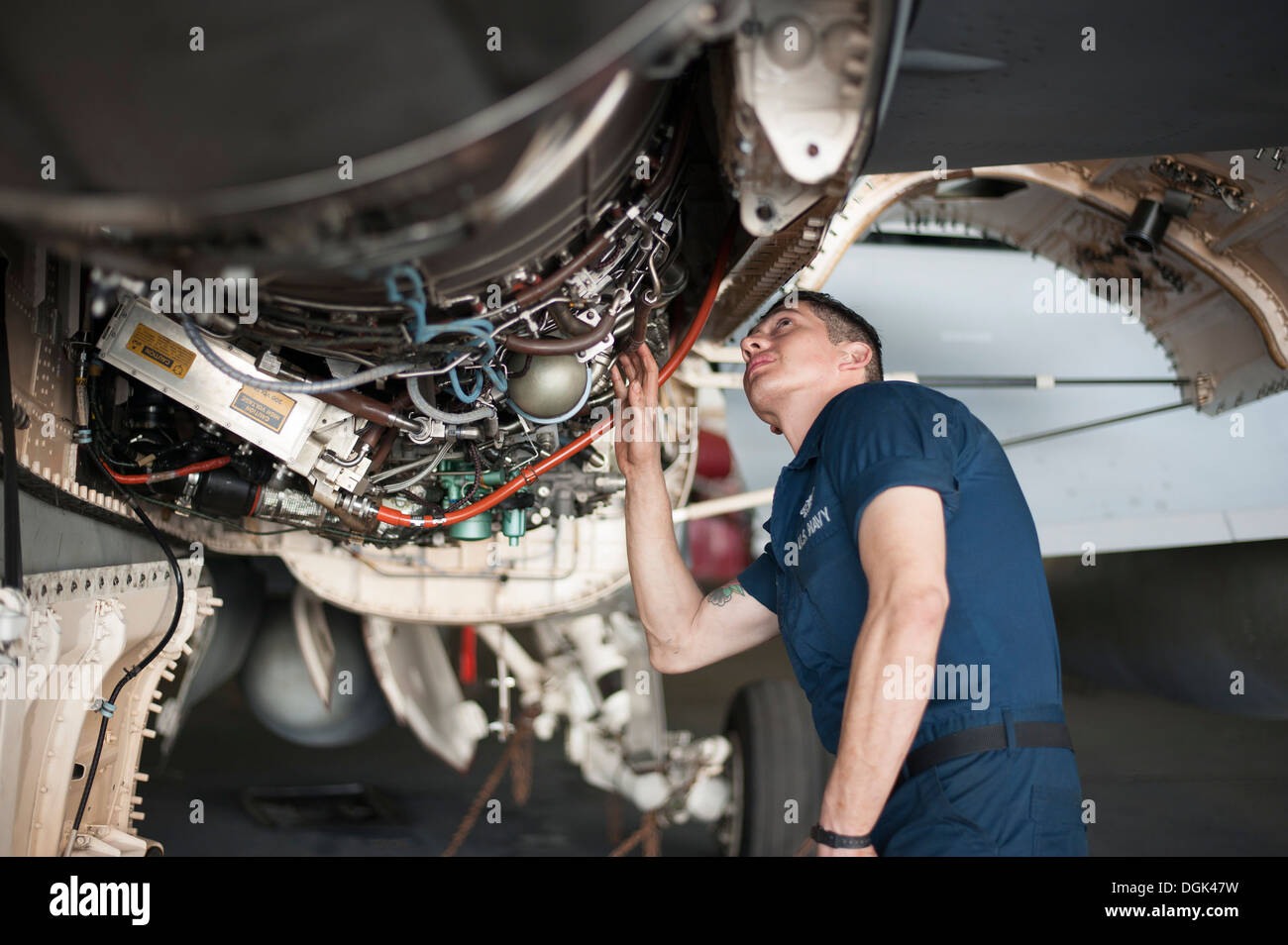 Aviation machinists mate 3rd class daniel munoz hi-res stock ...