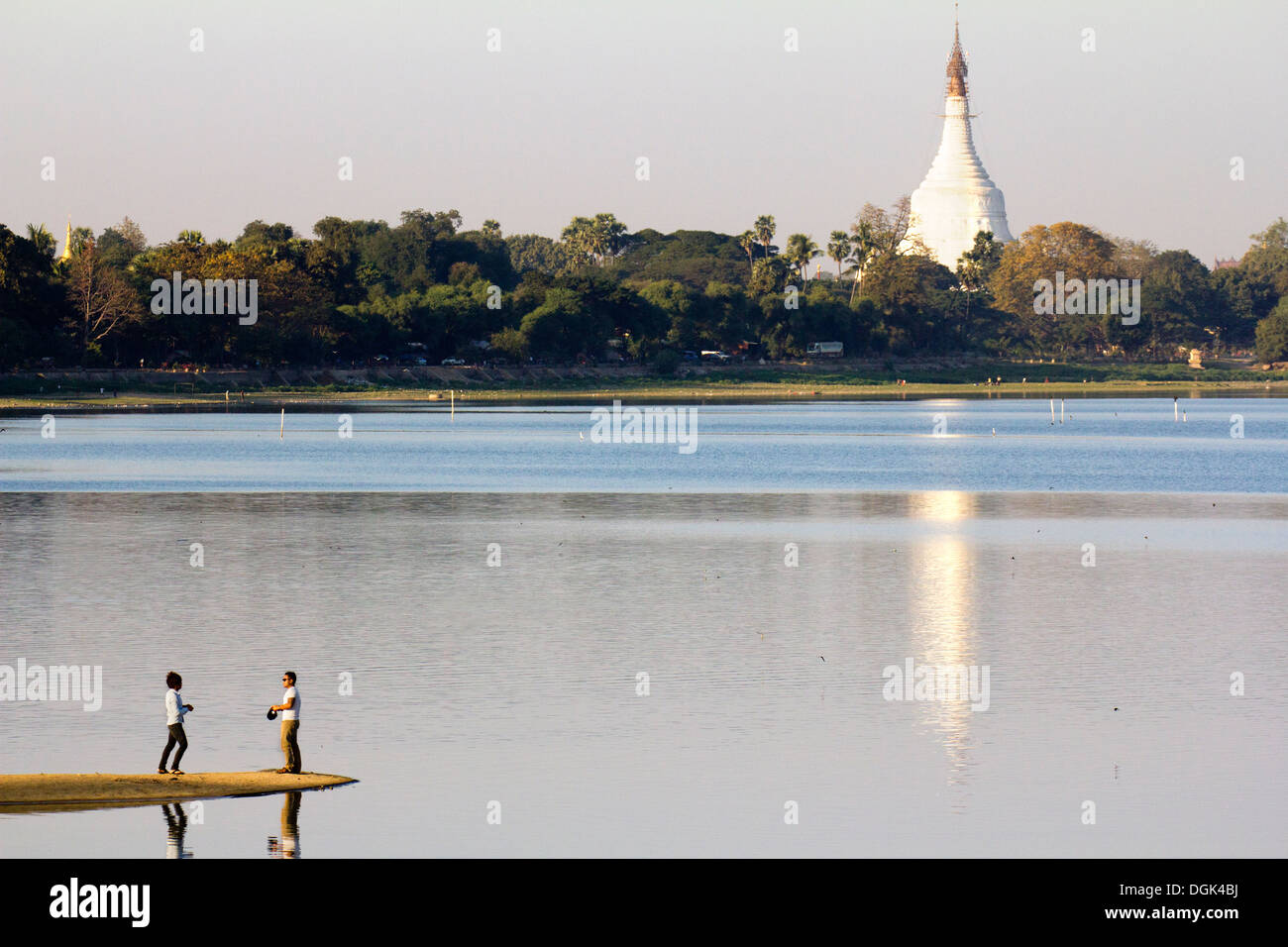 Taking snap hi-res stock photography and images - Alamy