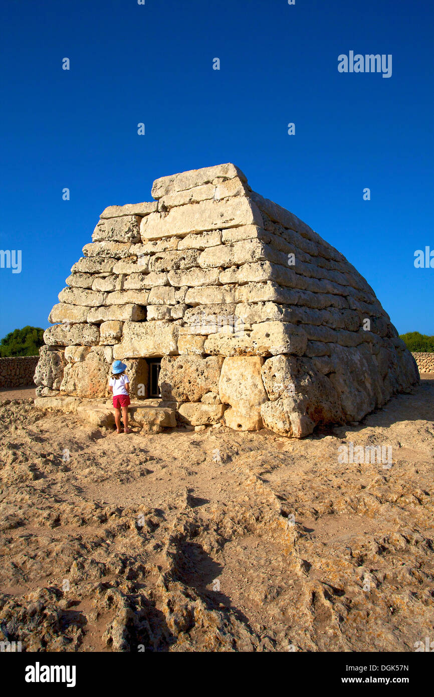 Chamber tomb hi-res stock photography and images - Alamy