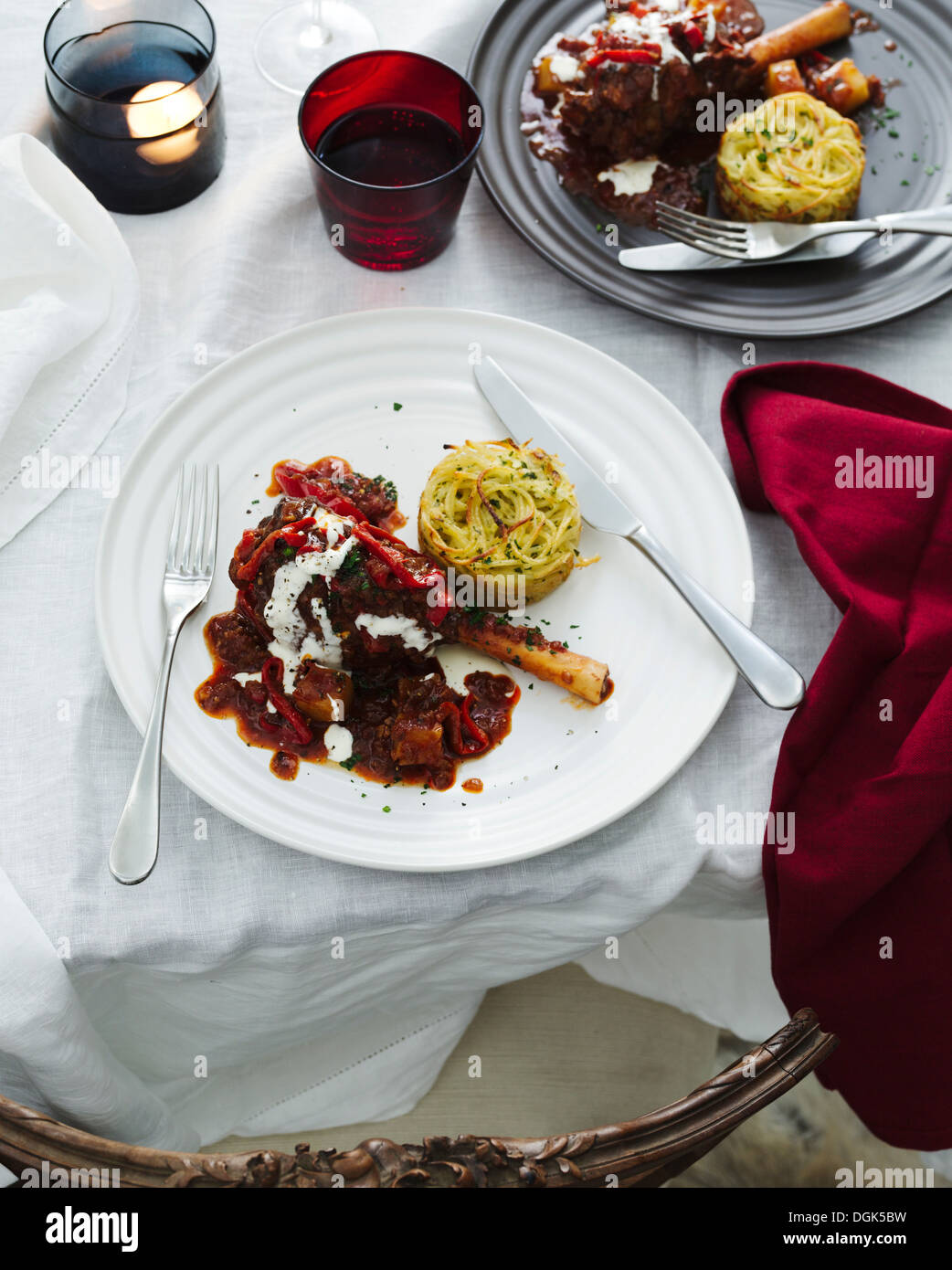 Shank of lamb hi-res stock photography and images - Alamy
