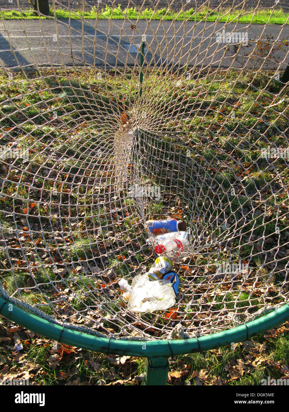 Waste bin along path hi-res stock photography and images - Alamy