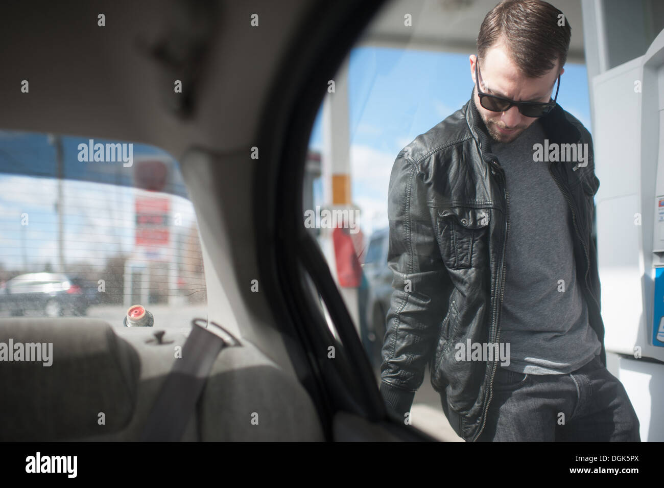 Putting fuel into car hi-res stock photography and images - Alamy