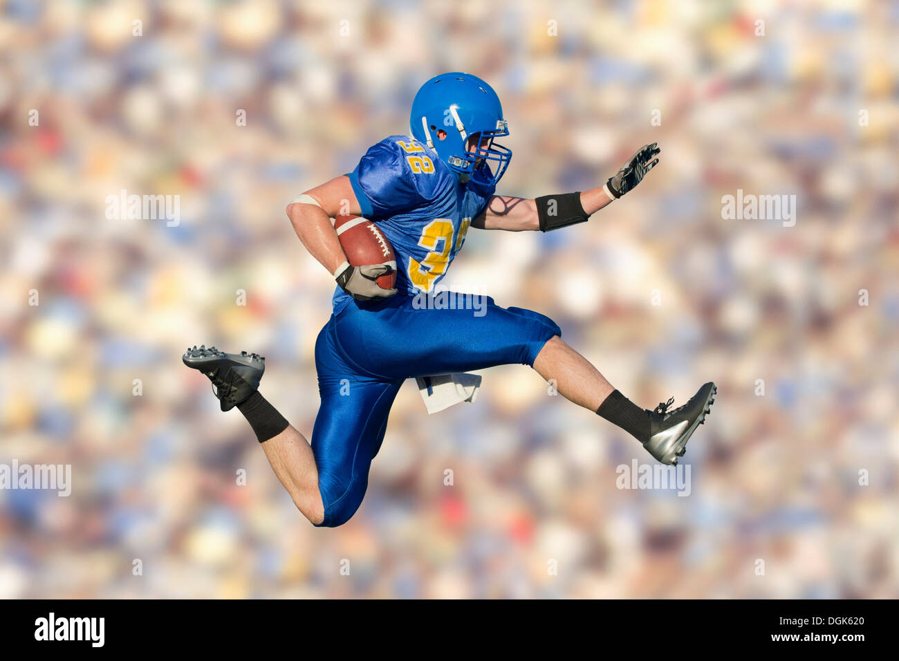 American footballer side view hi-res stock photography and images - Alamy