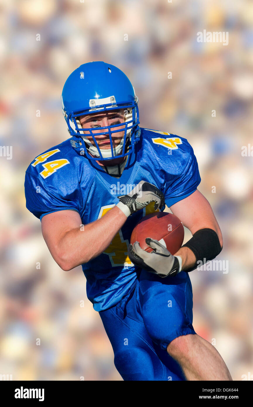 Football action and crowd clothing hi-res stock photography and images ...