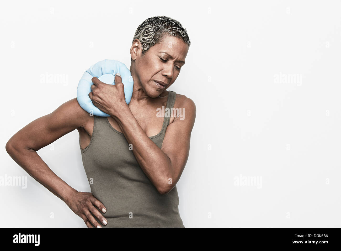 Shoulder pain hi-res stock photography and images - Alamy