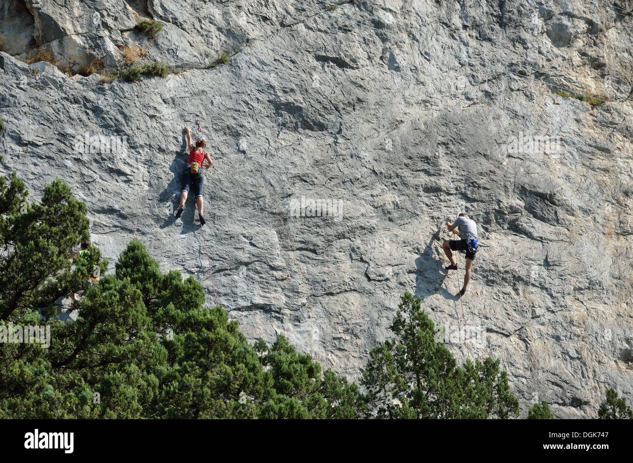 Climbers on the sheer rock Stock Photo - Alamy