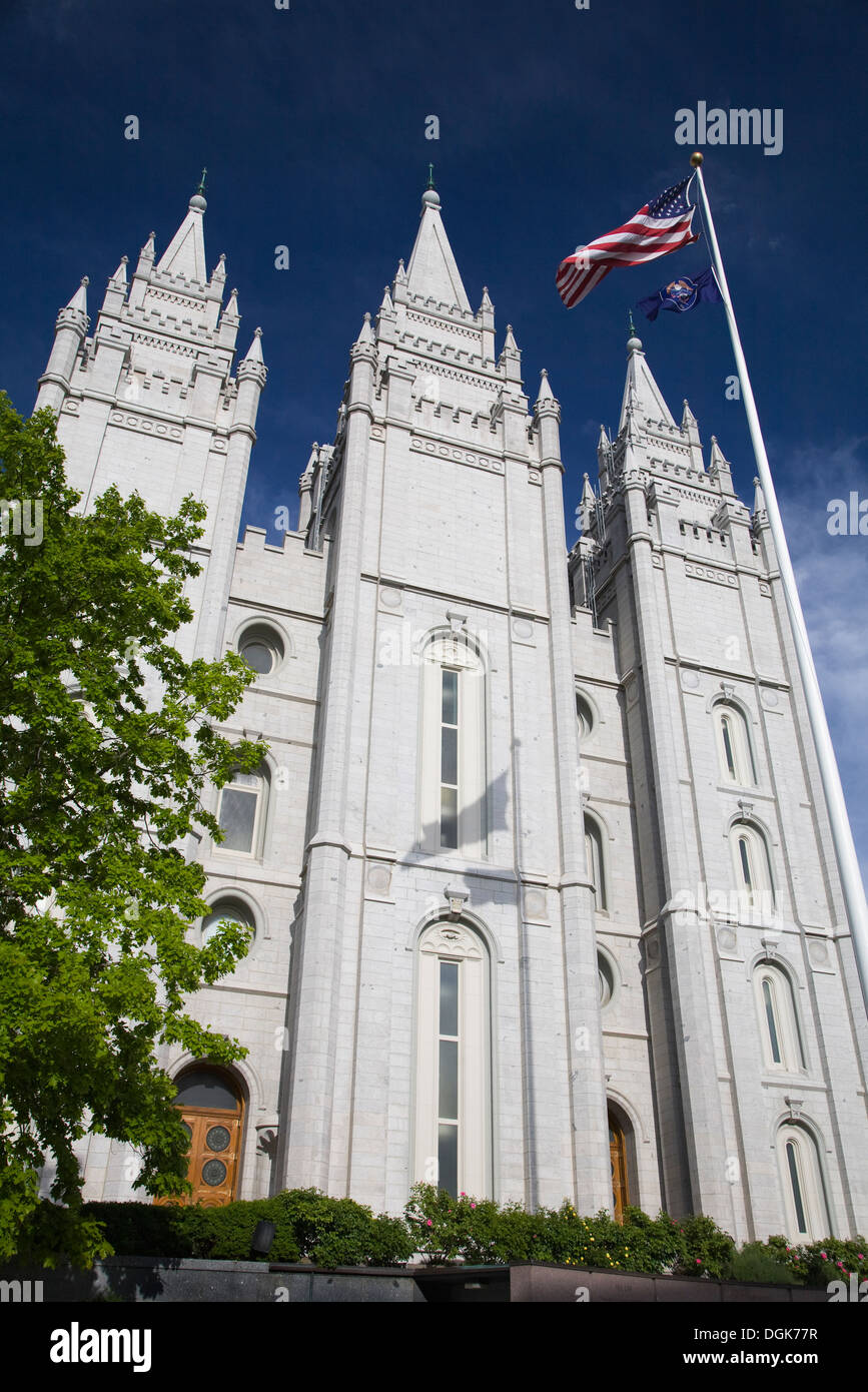 Looking up at the Mormon Tabernacle Church in Salt Lake City Stock ...