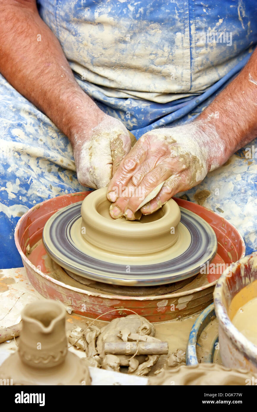 Potters hands hi-res stock photography and images - Alamy