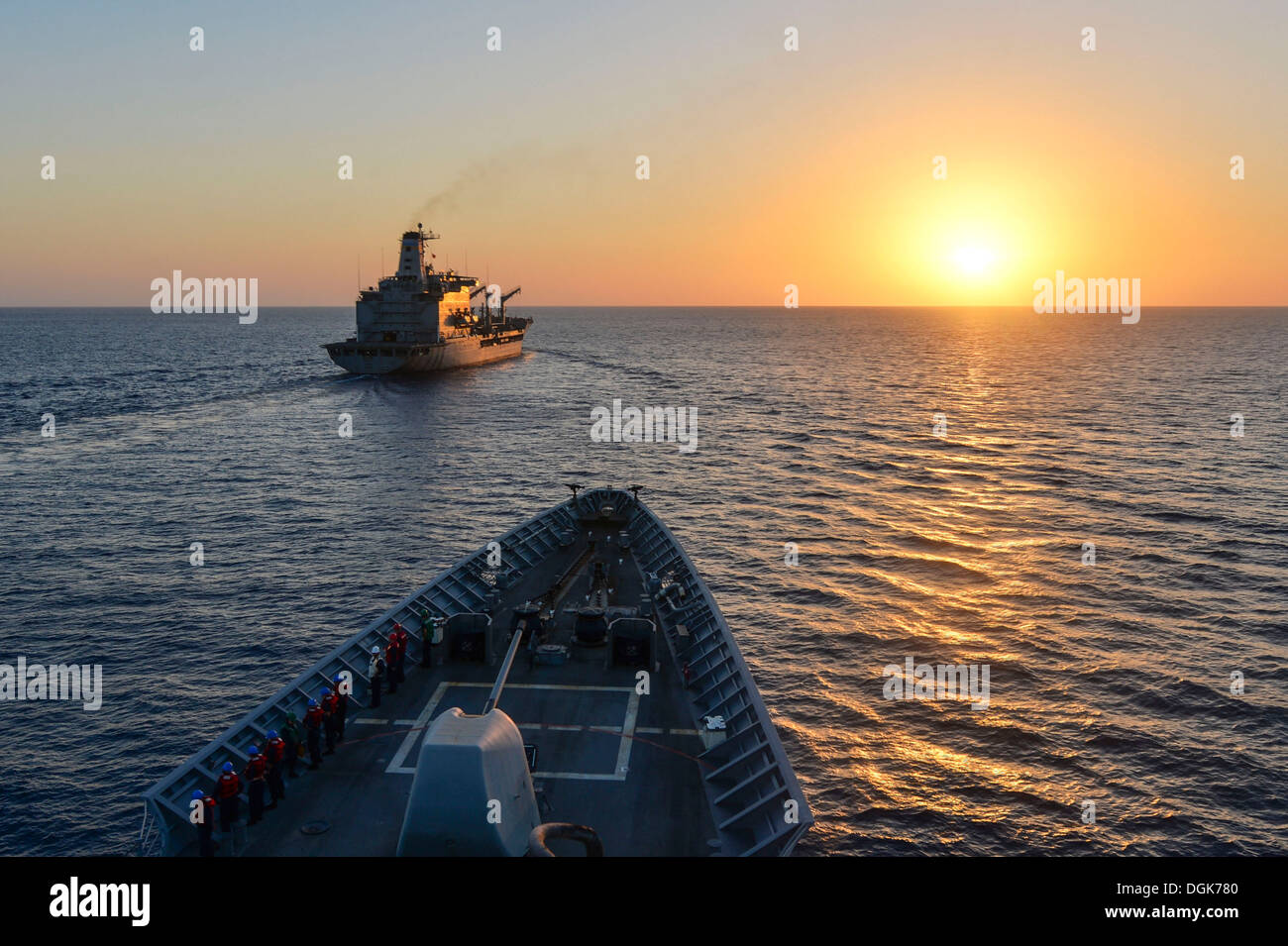 The guided-missile cruiser USS Monterey (CG 61) approaches the Military ...
