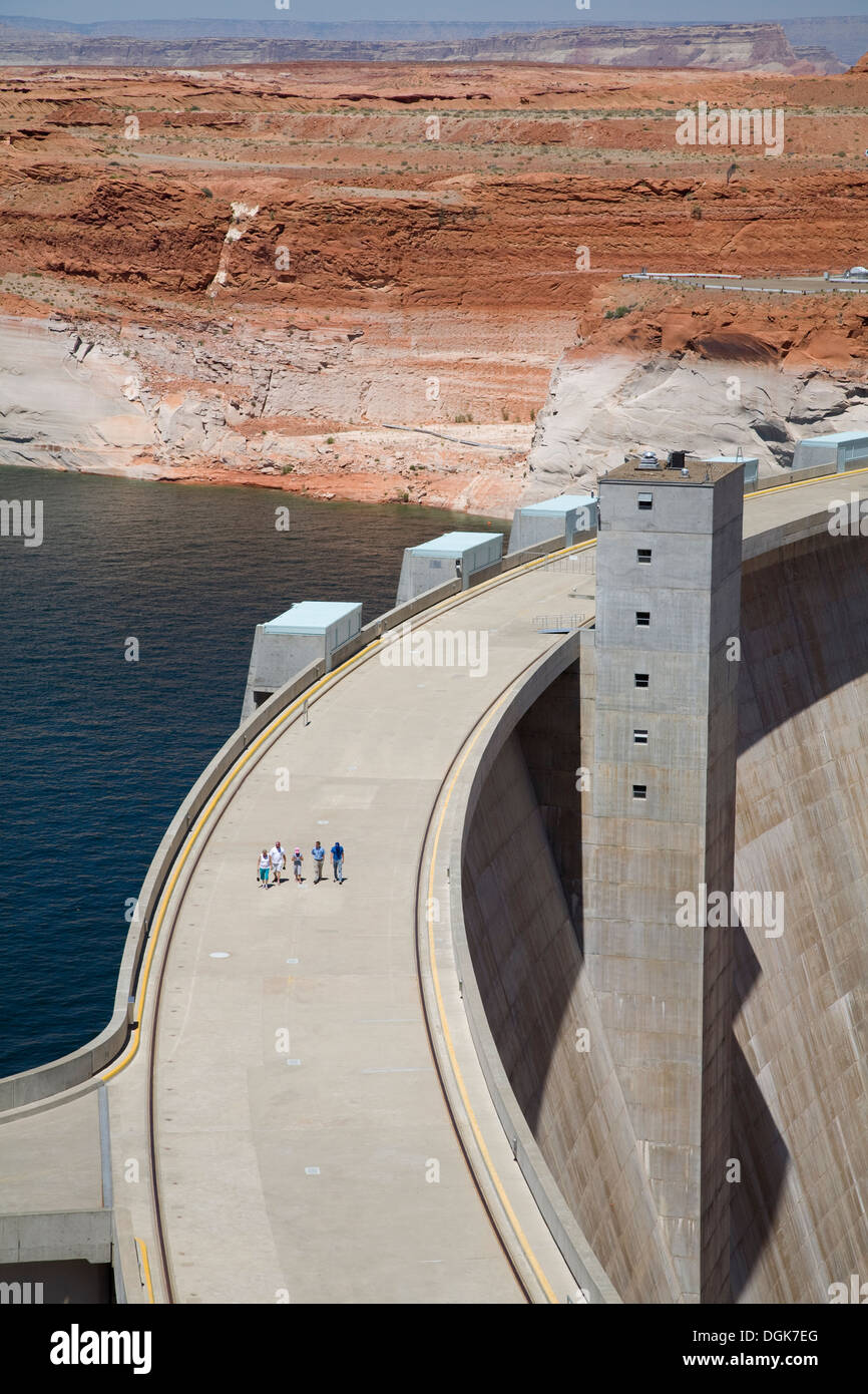 An outlook of the Glen Canyon Dam at Lake Powell Stock Photo - Alamy