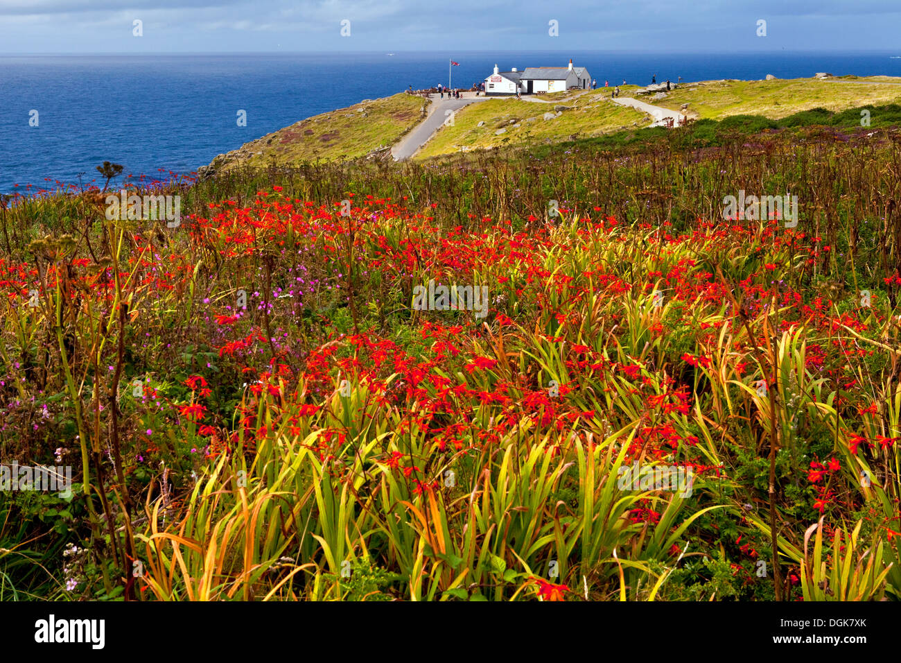 Famous landmark in cornwall lands hi-res stock photography and images ...