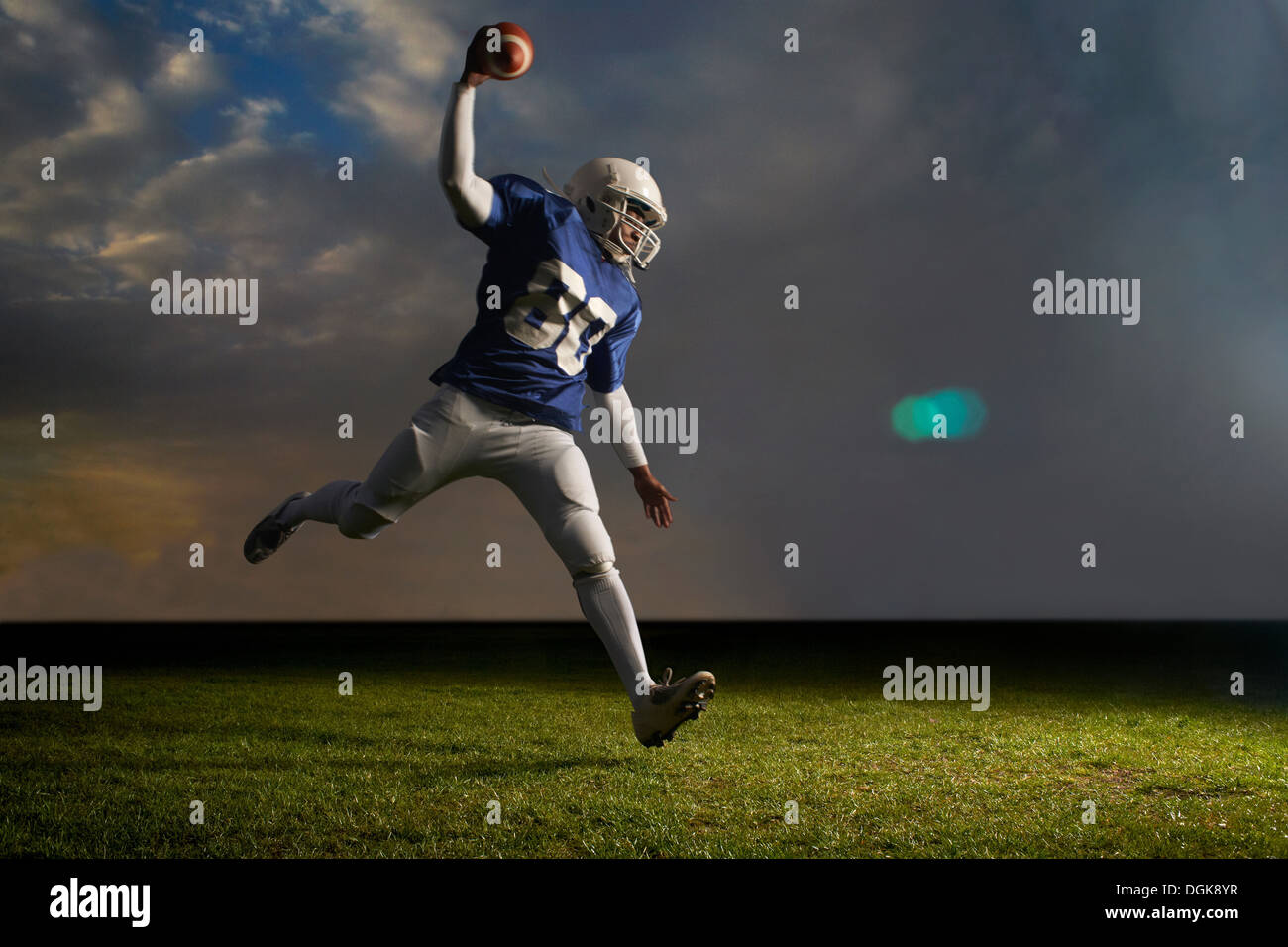 Football player action hi-res stock photography and images - Alamy