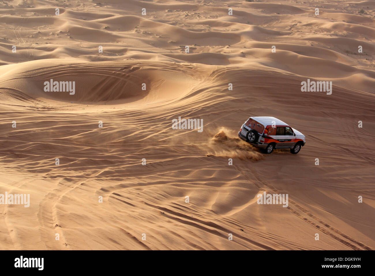 Dune bashing in the Dubai desert Stock Photo - Alamy