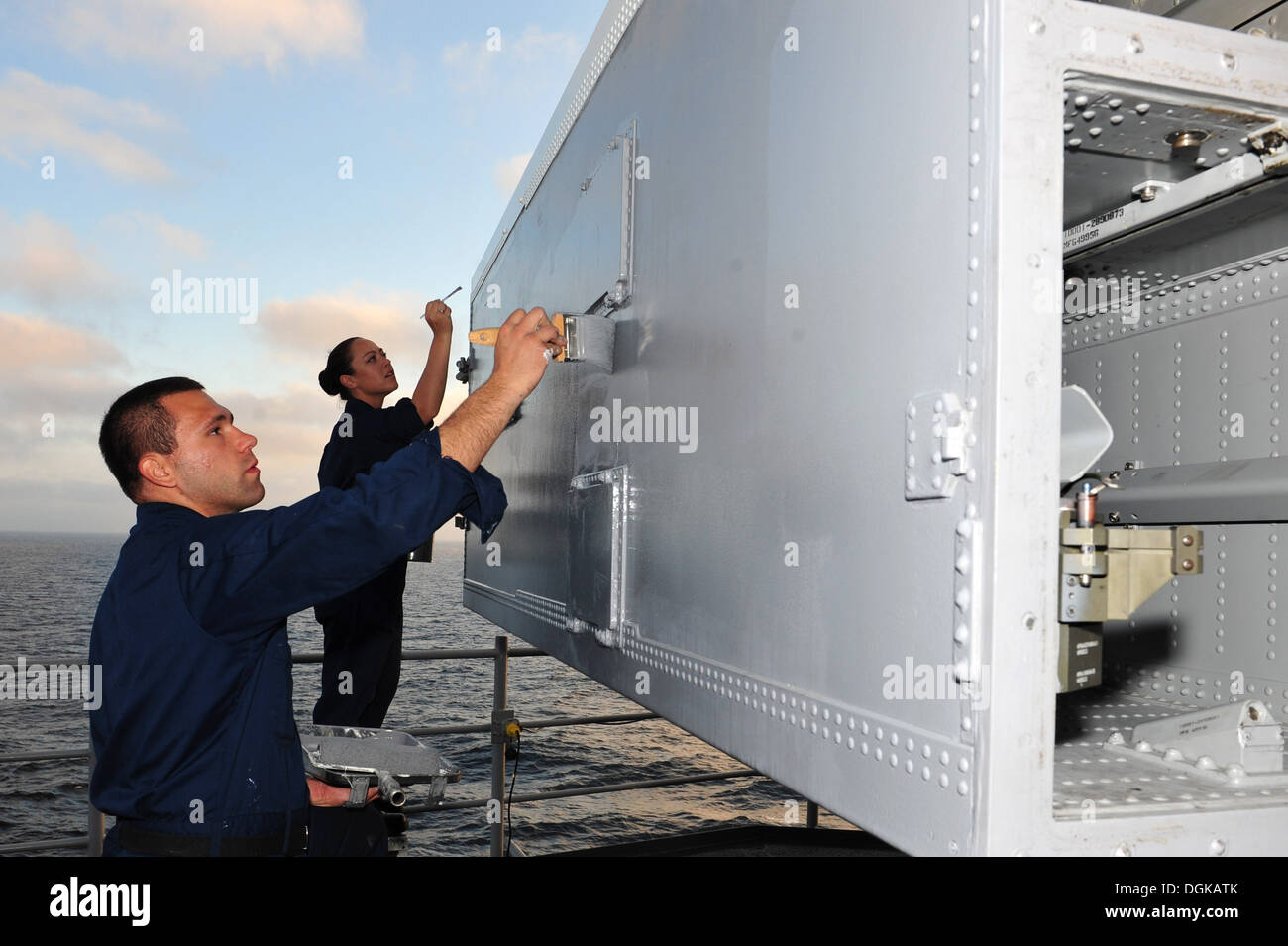 Navy fire controlman 3rd class hi-res stock photography and images - Alamy