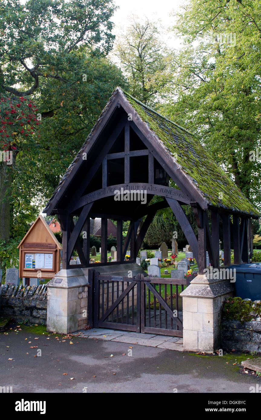 Lychgates hi-res stock photography and images - Alamy