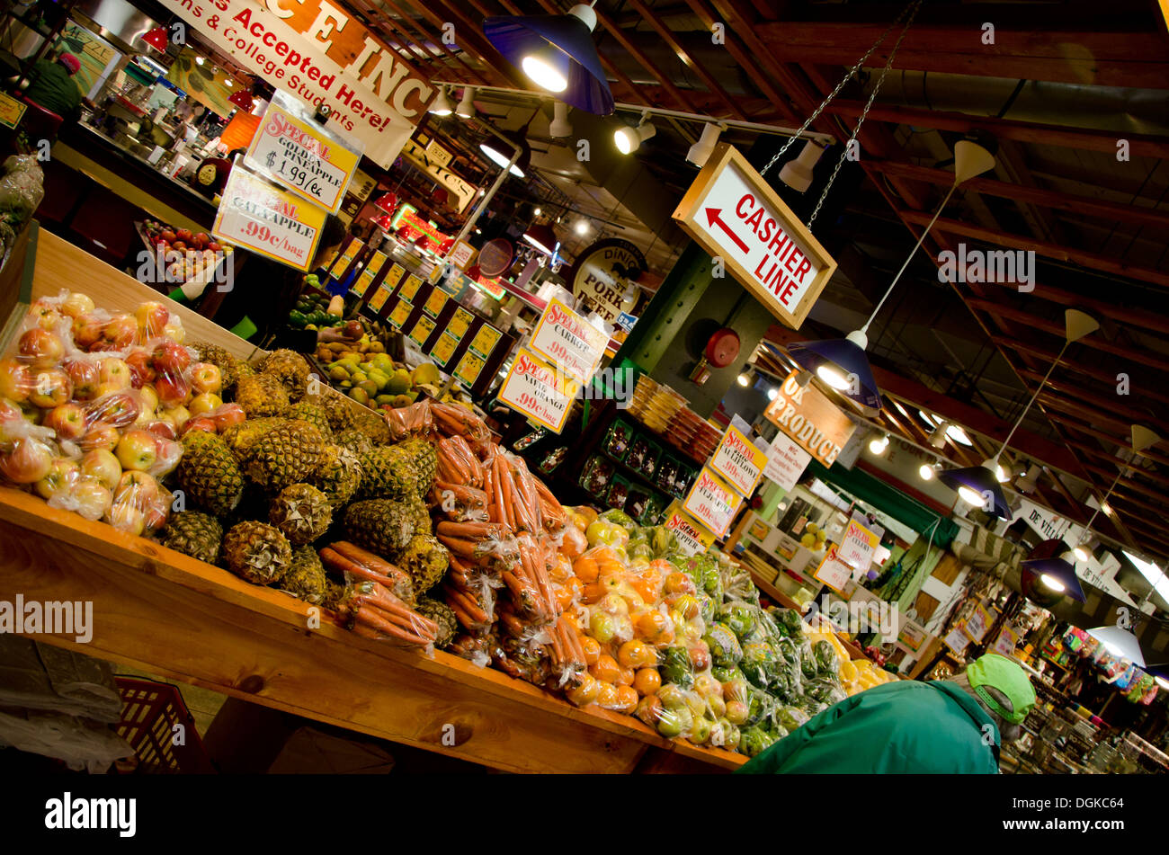 Indoor vegetable and fruit and food market at Reading Terminal Market ...