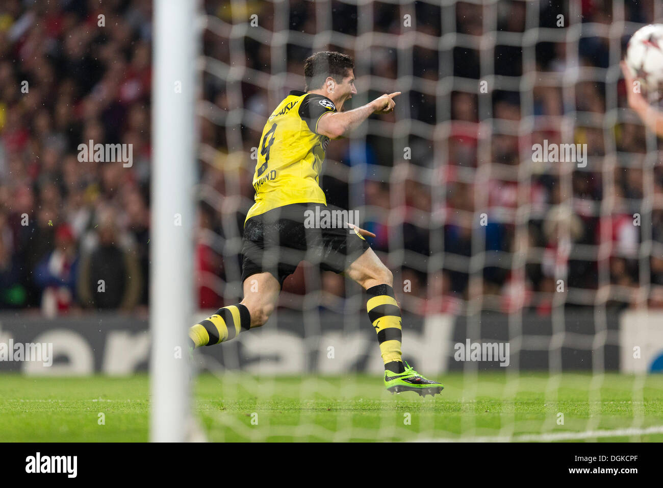 Winning goal lewandowski hi-res stock photography and images - Alamy