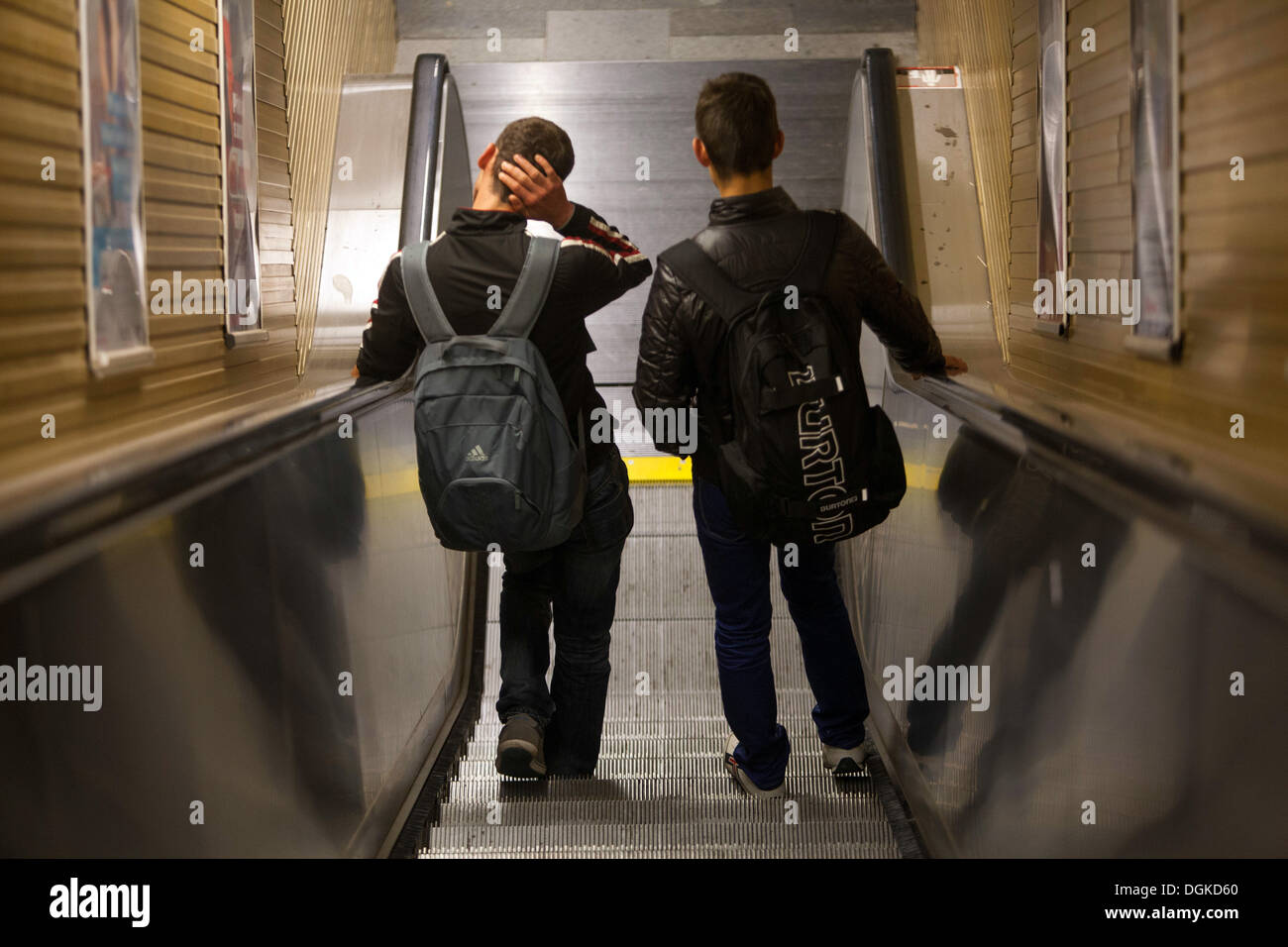 People inside metro underground subway station hi-res stock photography ...