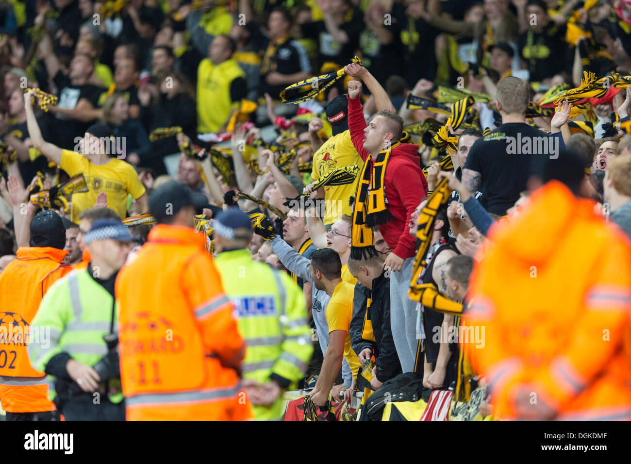 Borussia dortmund fans hi-res stock photography and images - Alamy