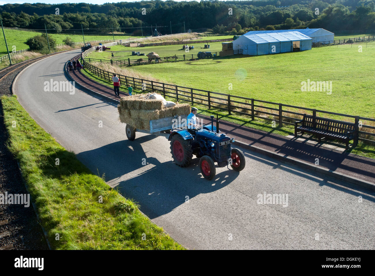 Farm uk 1930s hi-res stock photography and images - Alamy