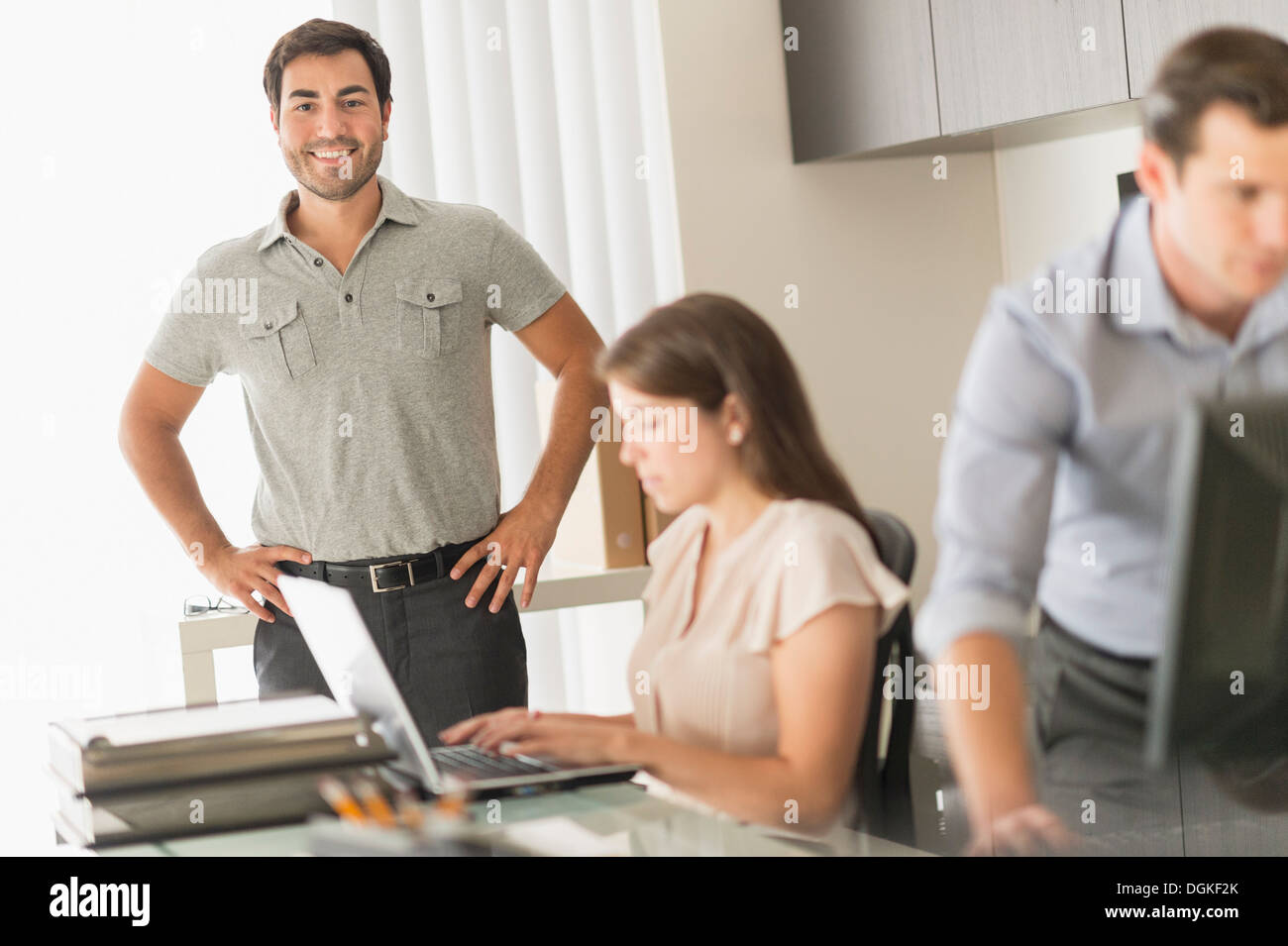 Teamwork office portrait business hi-res stock photography and images ...