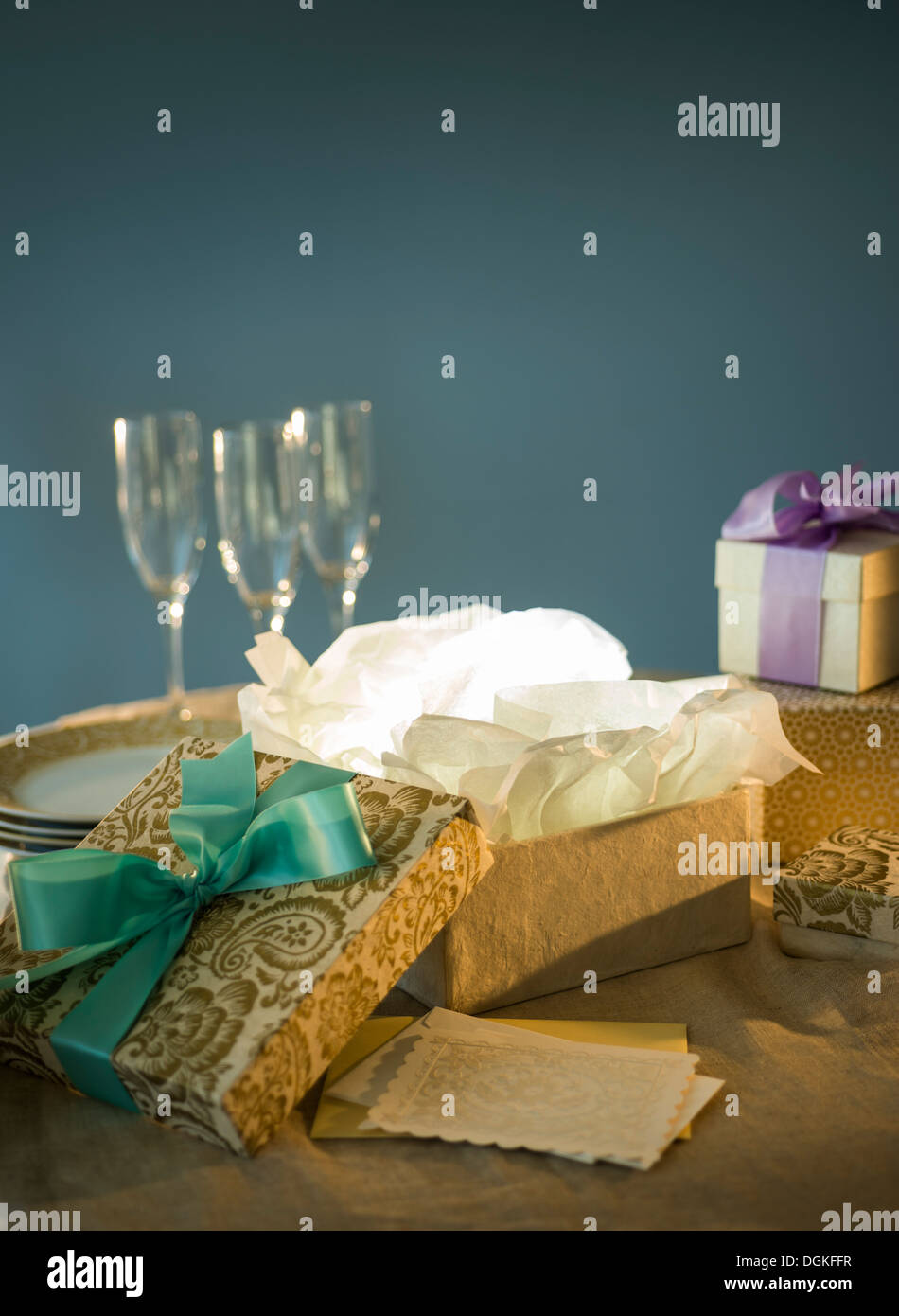 Present on dish table hi-res stock photography and images - Alamy