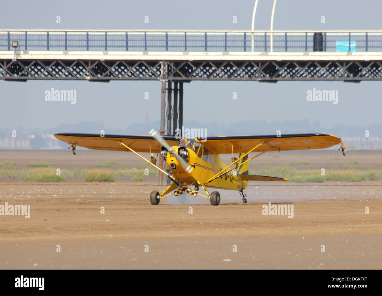 Piper cub hi-res stock photography and images - Alamy