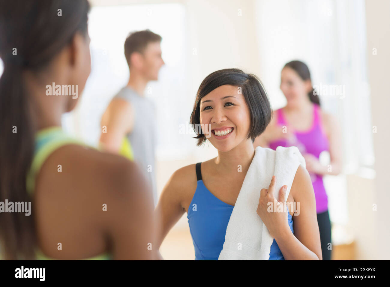 Women in gym talking hi-res stock photography and images - Alamy